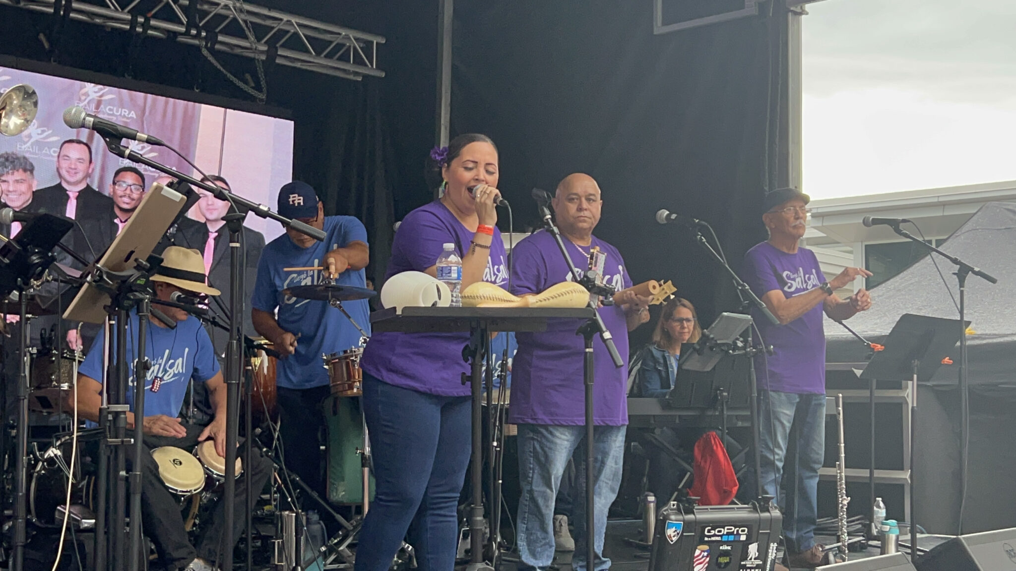 Talento local en los 30 años de la Fiesta del Pueblo • REVISTA LATINA